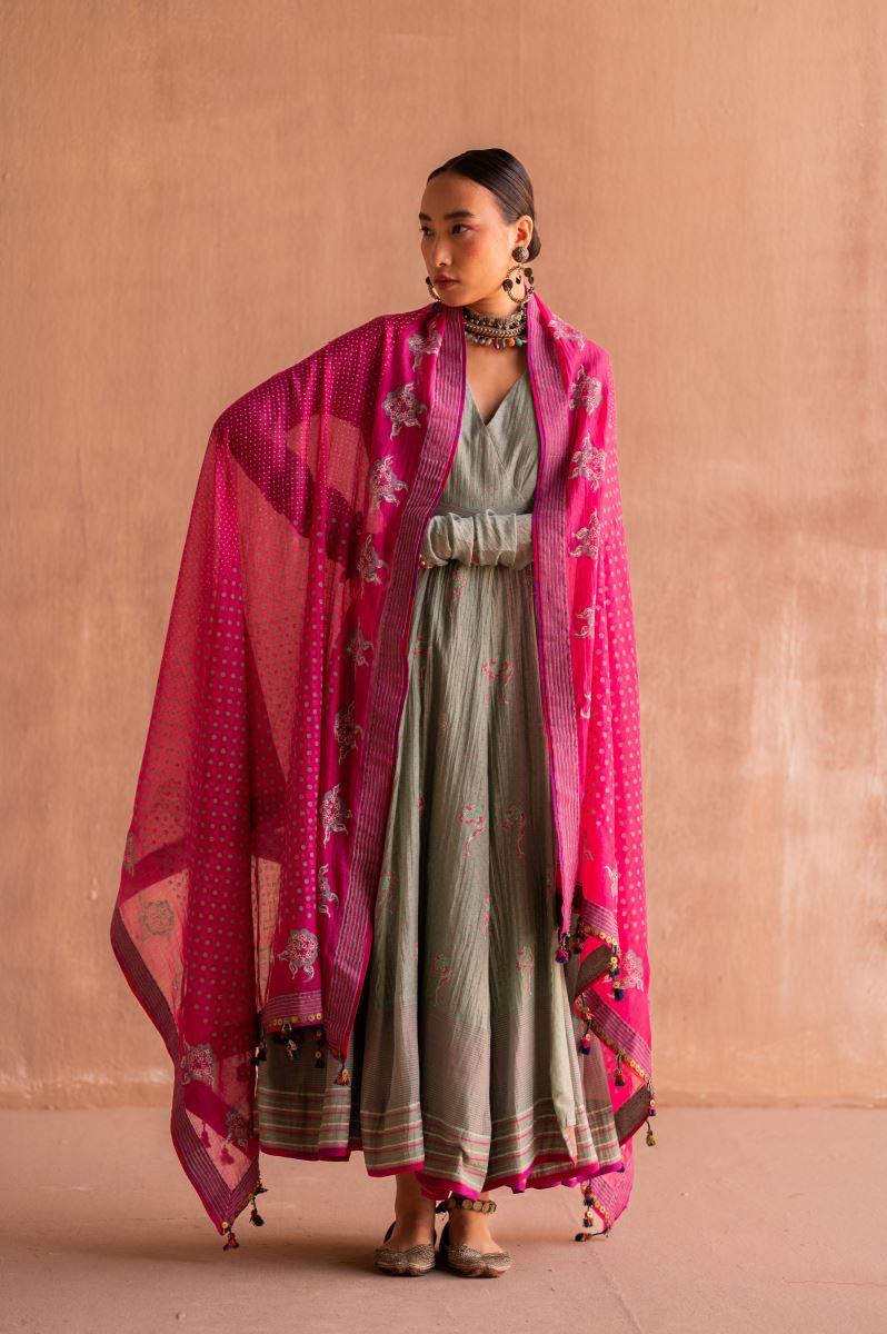 Buy - Barsana rani pink sakshi dupatta | Elan Store