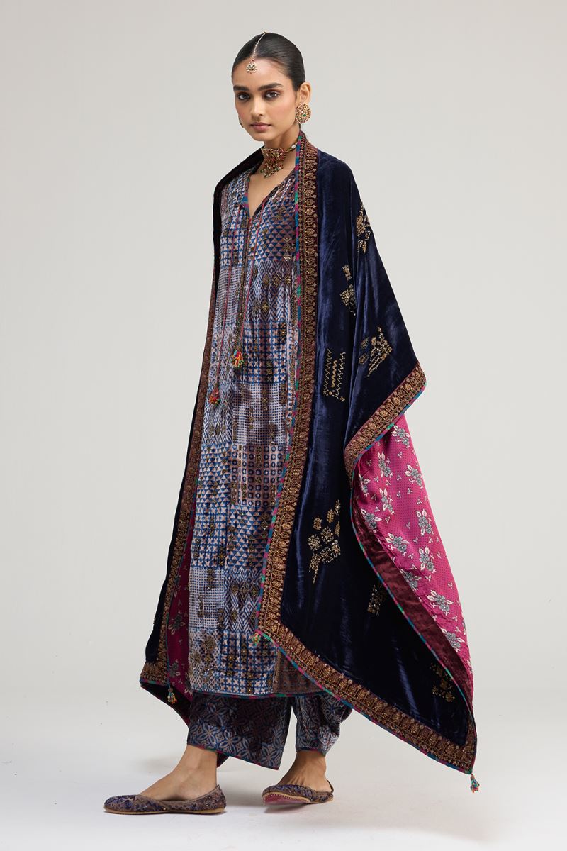 Buy - Kainaat blue velvet stole | Elan Store