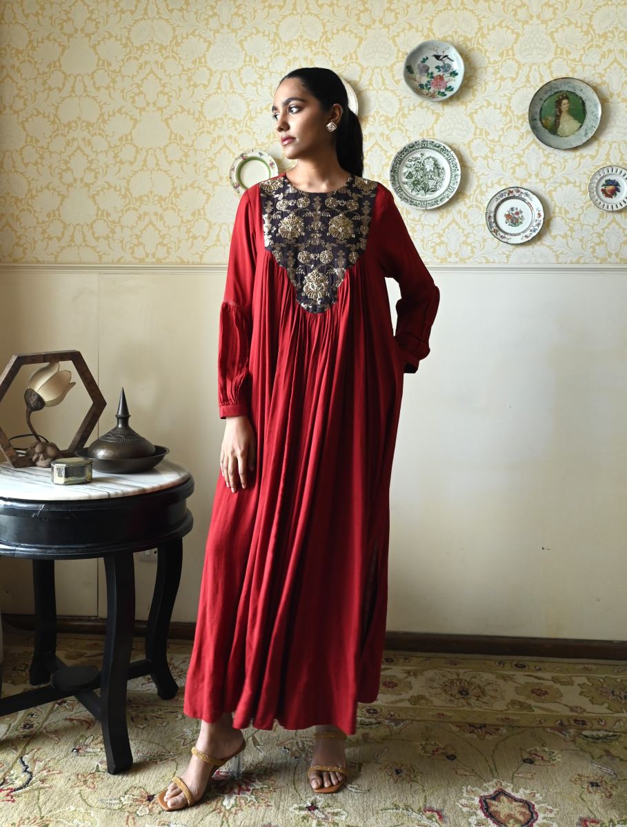 Buy - Roshnee vaani red choga dress | Elan Store