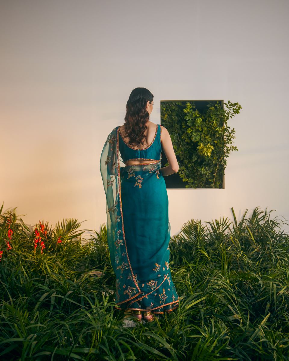 Buy - Zina teal green sari set | Elan Store