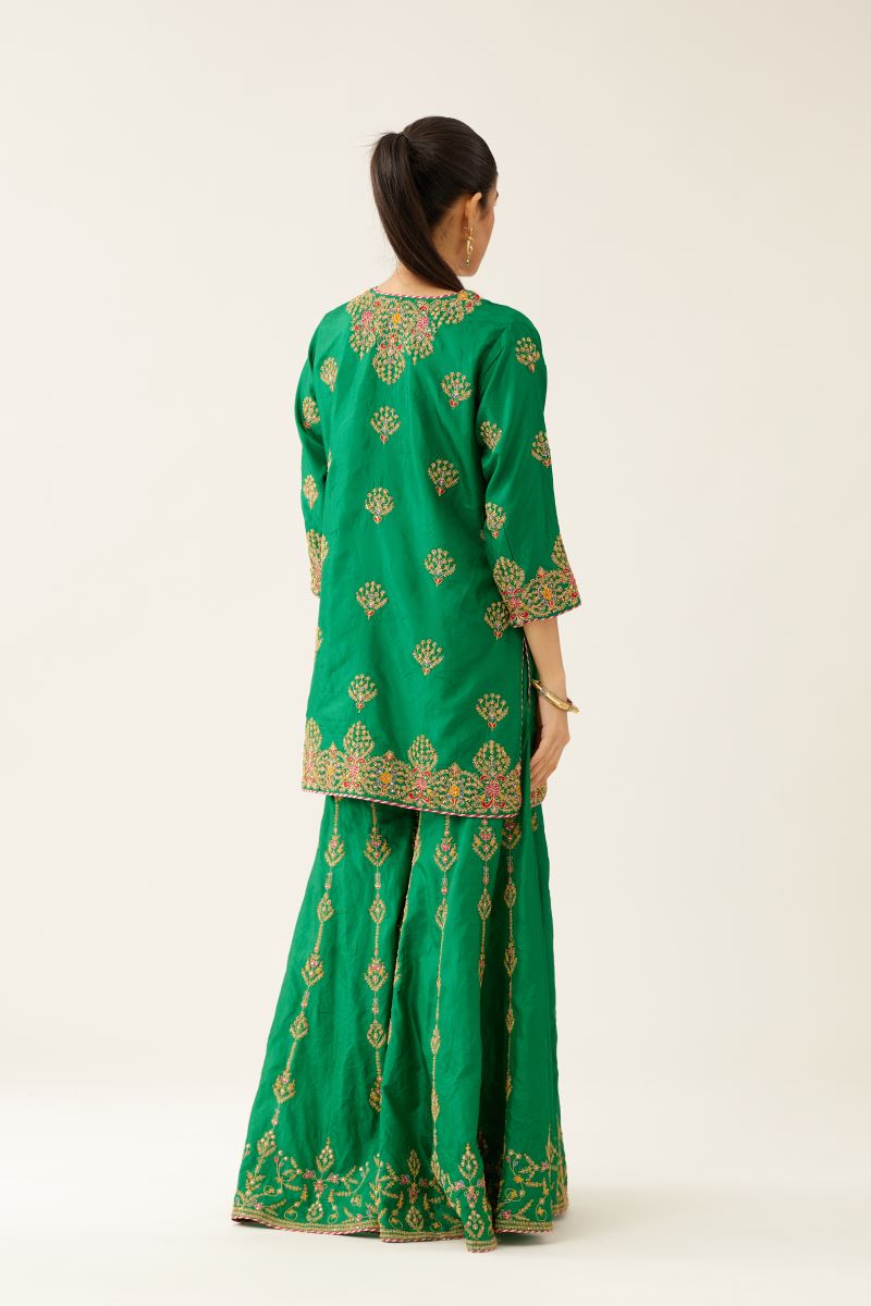 Buy - Devi green kurta set | Elan Store