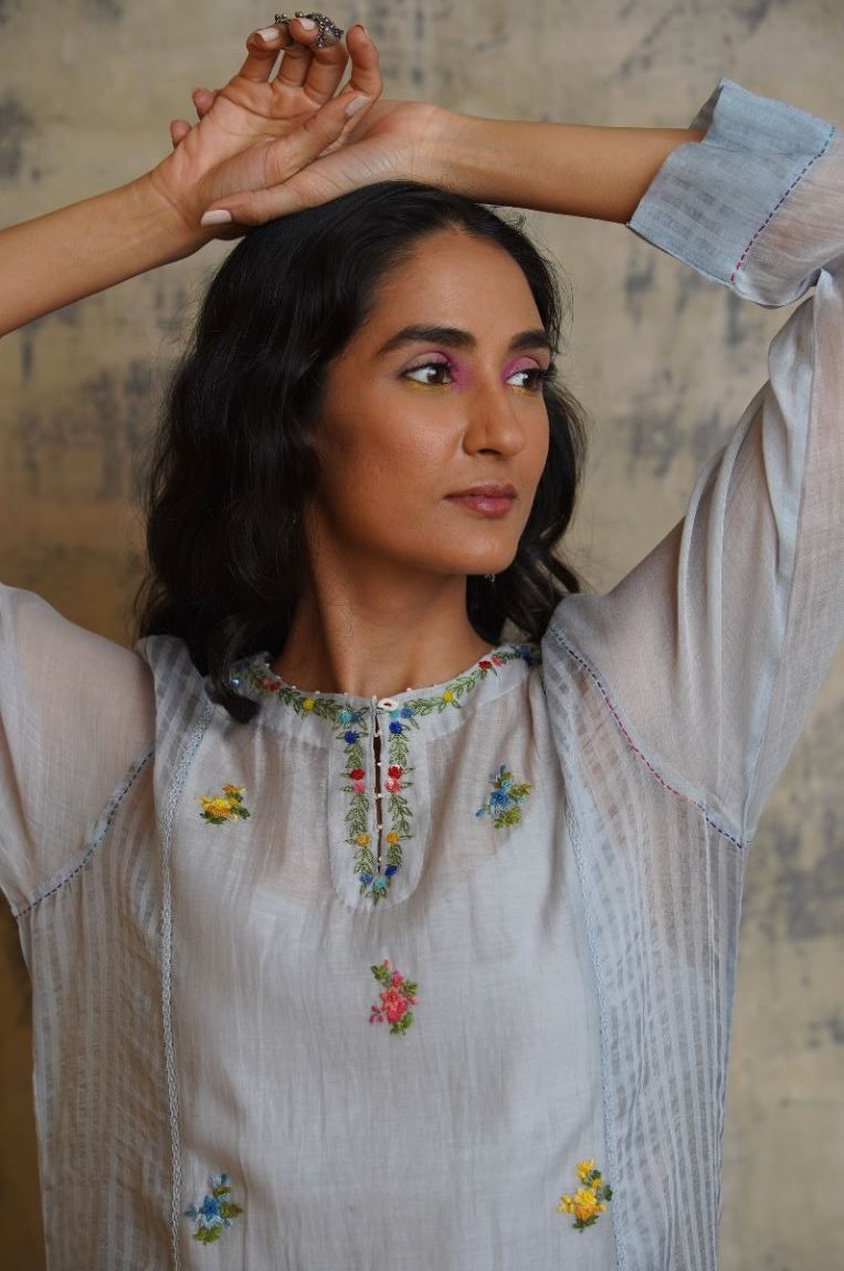 Buy - Dhaari powder blue pansy | Elan Store