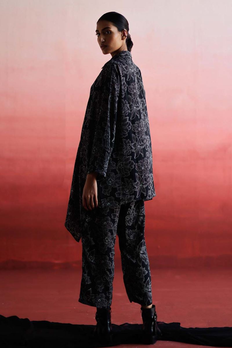 Buy - Gen low back shirt | Elan Store