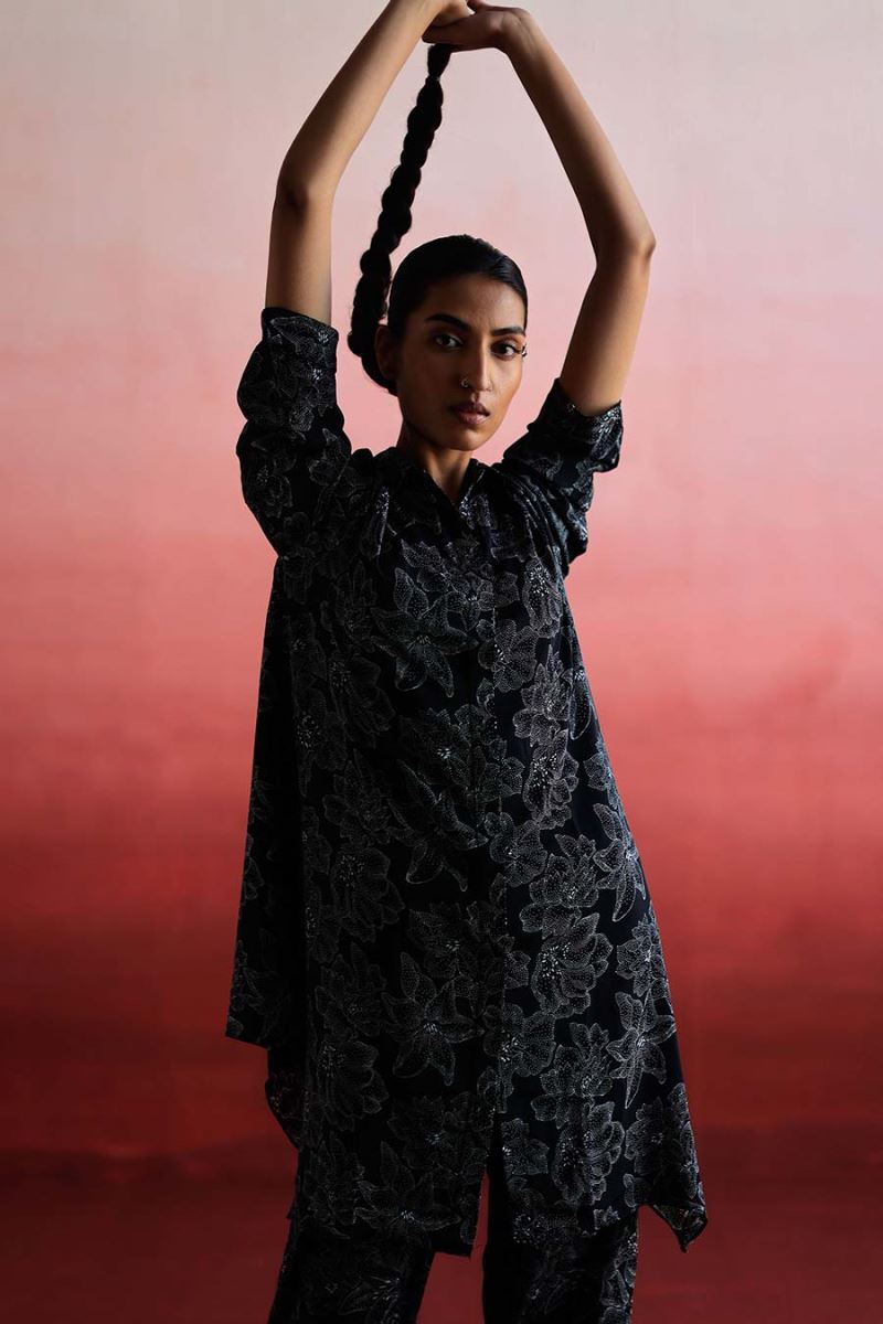 Buy - Gen low back shirt | Elan Store