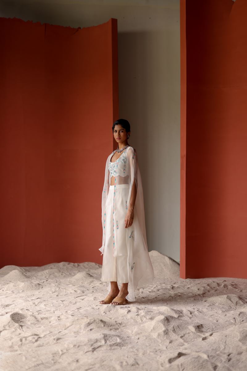 Buy - Ivory pahee cape set | Elan Store