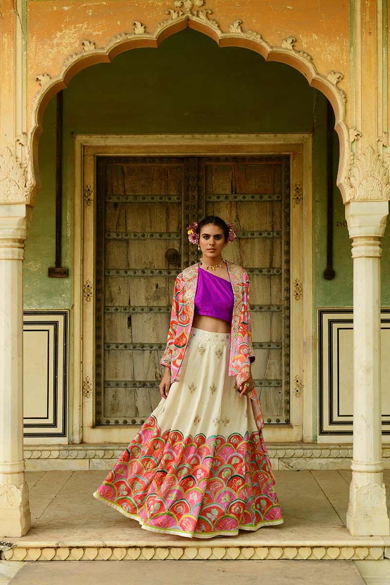 Buy - Nargis embroidered cape | Elan Store