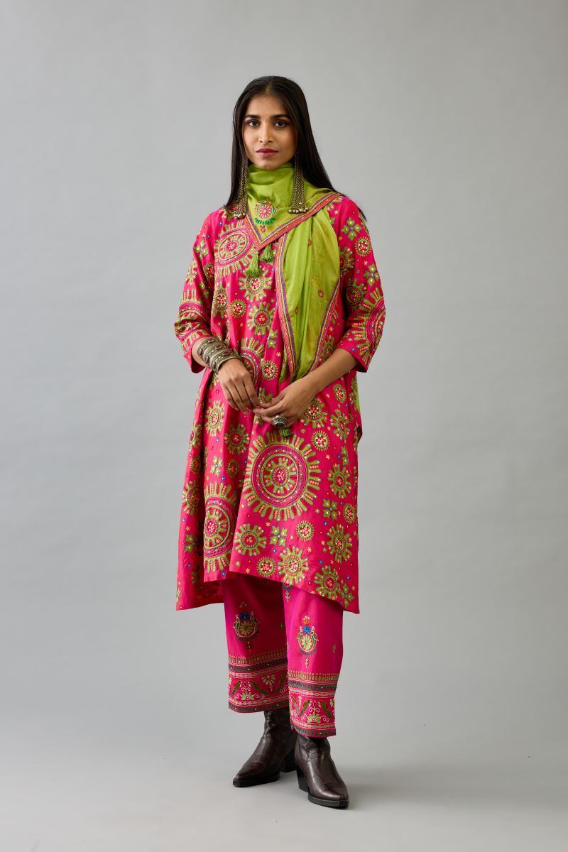 Buy - Netri fuchsia kurta set | Elan Store