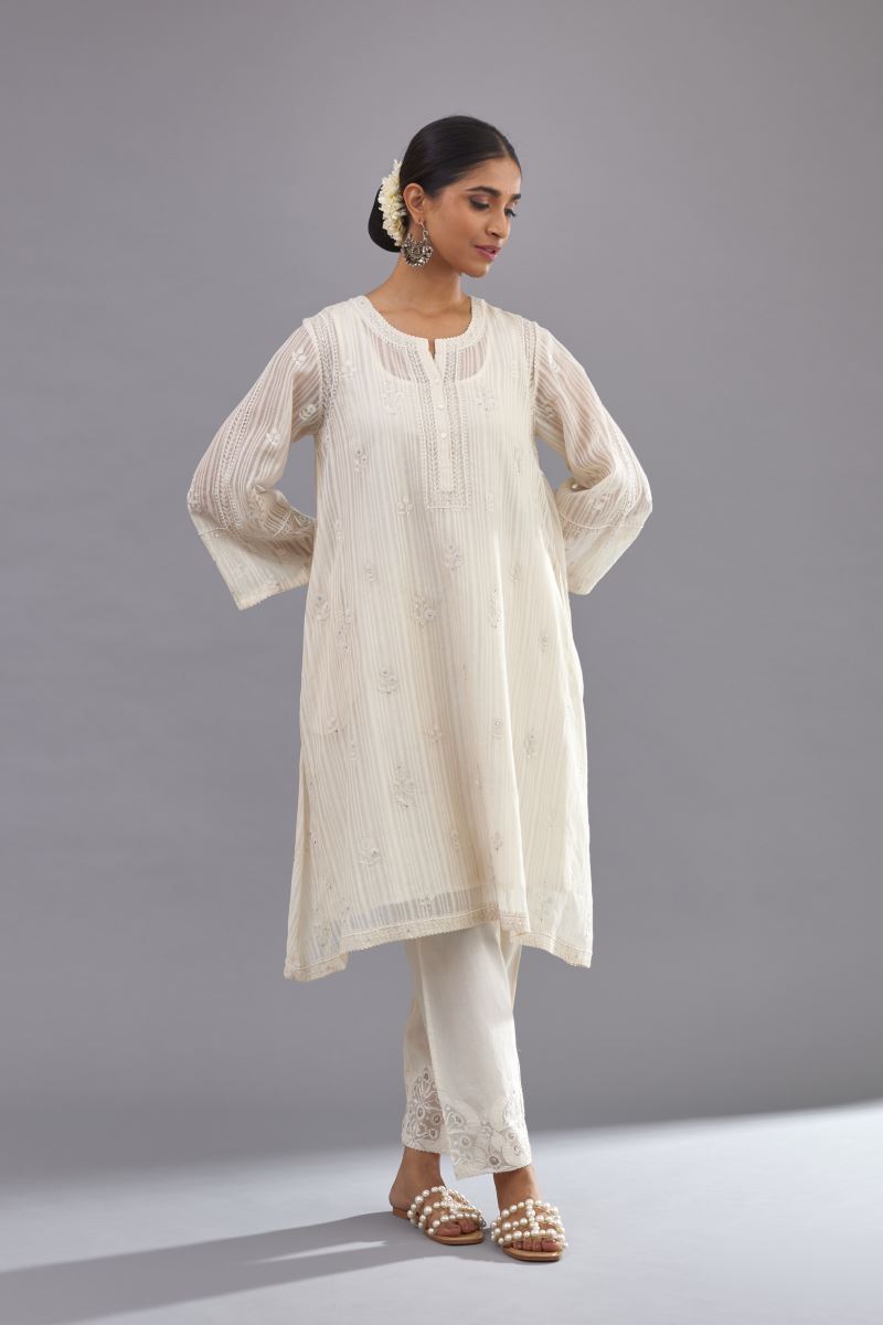 Buy - Pragya off white kurta set-5 | Elan Store
