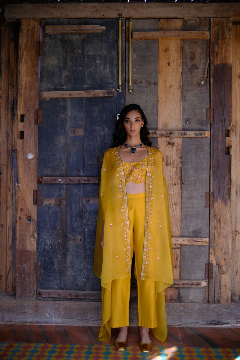 Buy - Sunheri aariah cape set | Elan Store