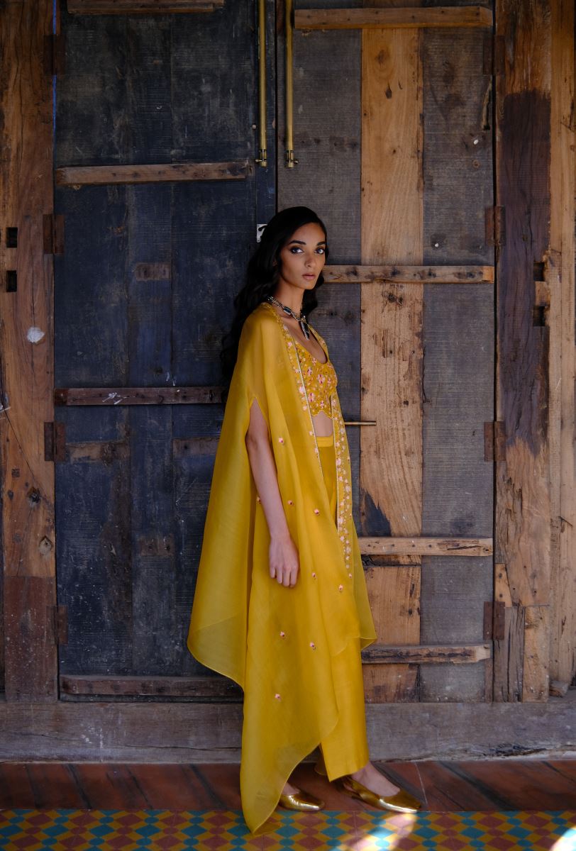 Buy - Sunheri aariah cape set | Elan Store